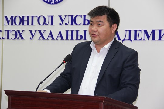 ШУА ийн Түүх археологийн хүрээлэнгийн захирал С Чулуун ШУА ийн жинхэнэ